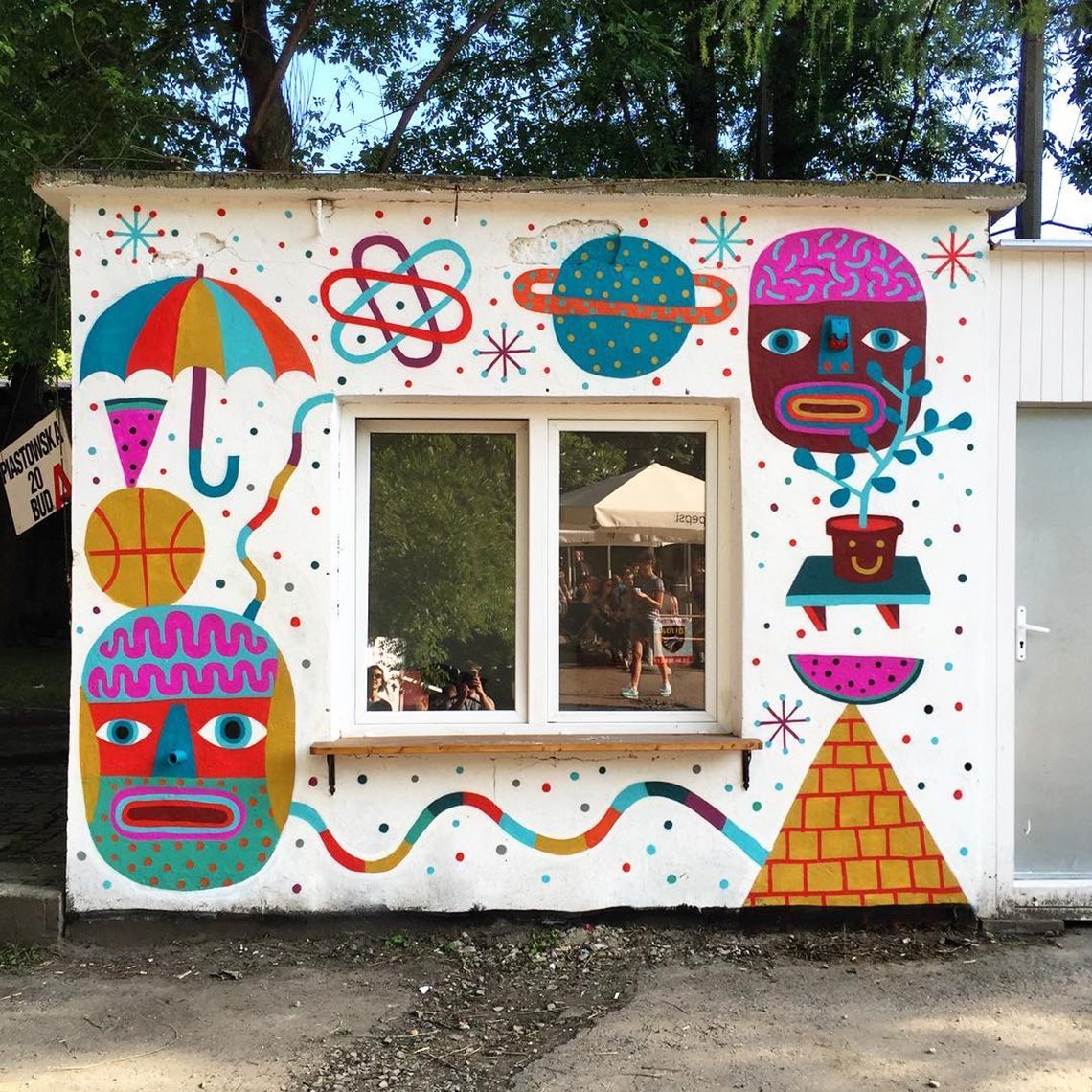 Small murals and shutters. - David Shillinglaw